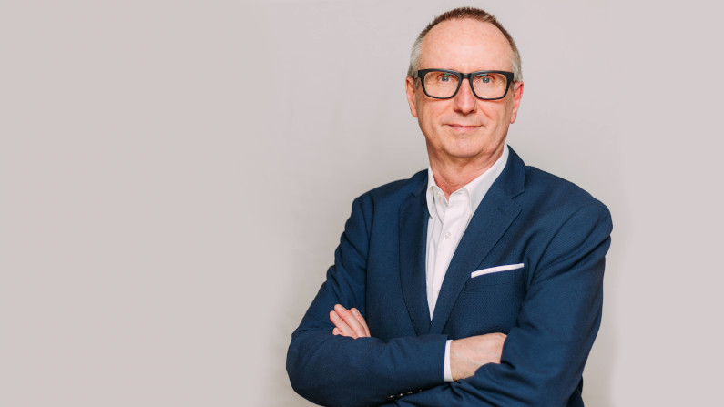 Sachverständiger Prof. Dr. Becker